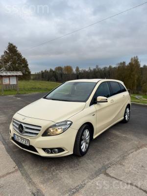 Dzeltens Mercedes-Benz B 180 2012 Rīga, ar dzinēja tilpumu 1.80 L un nobraukumu 283 tūkst. km par 4200 €, foto  vietnē AUTOMOTO.COM.LV