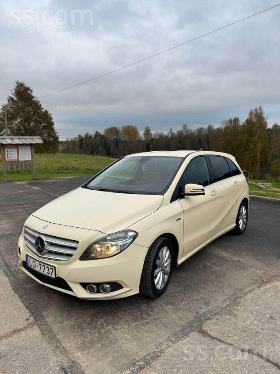 Dzeltens Mercedes-Benz B 180 2012 Rīga, ar dzinēja tilpumu 1.80 L un nobraukumu 283 tūkst. km par 4200 €, foto 1 vietnē AUTOMOTO.COM.LV