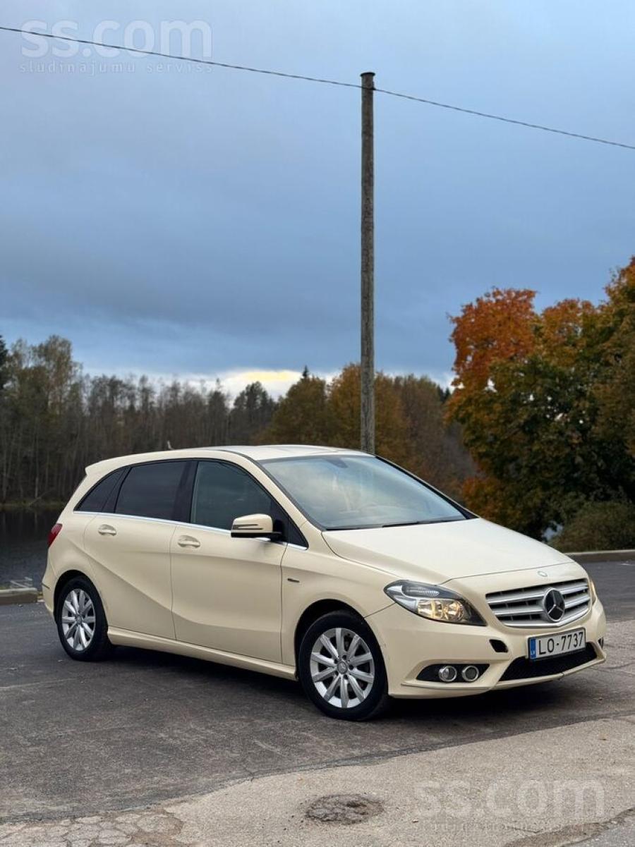 Dzeltens Mercedes-Benz B 180 2012 Rīga, ar dzinēja tilpumu 1.80 L un nobraukumu 283 tūkst. km par 4200 €, foto 4 vietnē AUTOMOTO.COM.LV