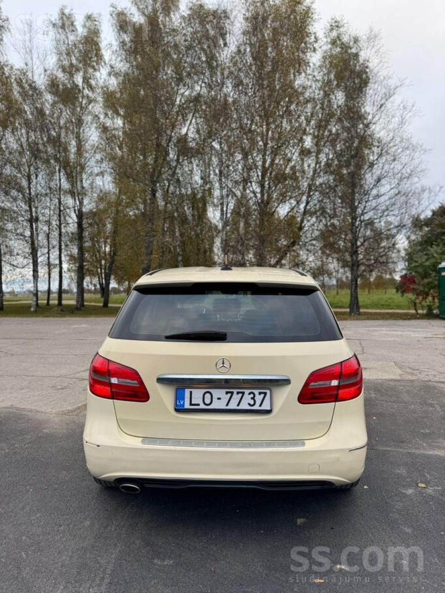 Dzeltens Mercedes-Benz B 180 2012 Rīga, ar dzinēja tilpumu 1.80 L un nobraukumu 283 tūkst. km par 4200 €, foto 5 vietnē AUTOMOTO.COM.LV