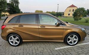 Yellow Mercedes-Benz B 180 2012 in Kelme, with an engine capacity of 1.80 L and mileage of 243 thousand km for 5300 €, photo 7 on AUTOMOTO.COM.LV