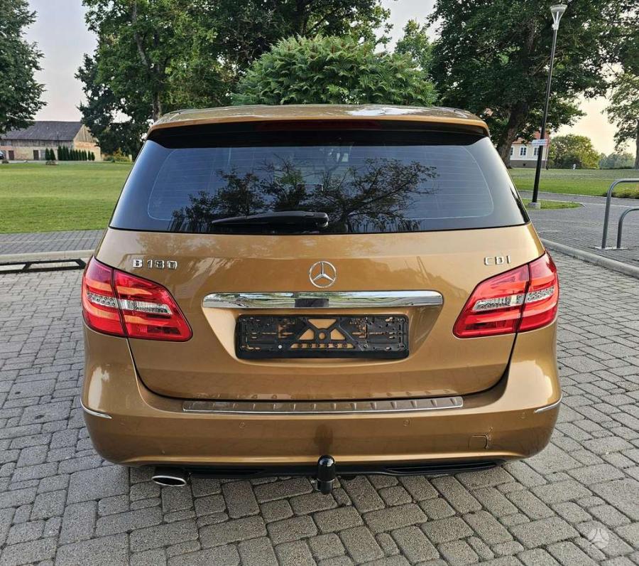 Yellow Mercedes-Benz B 180 2012 in Kelme, with an engine capacity of 1.80 L and mileage of 243 thousand km for 5300 €, photo 9 on AUTOMOTO.COM.LV