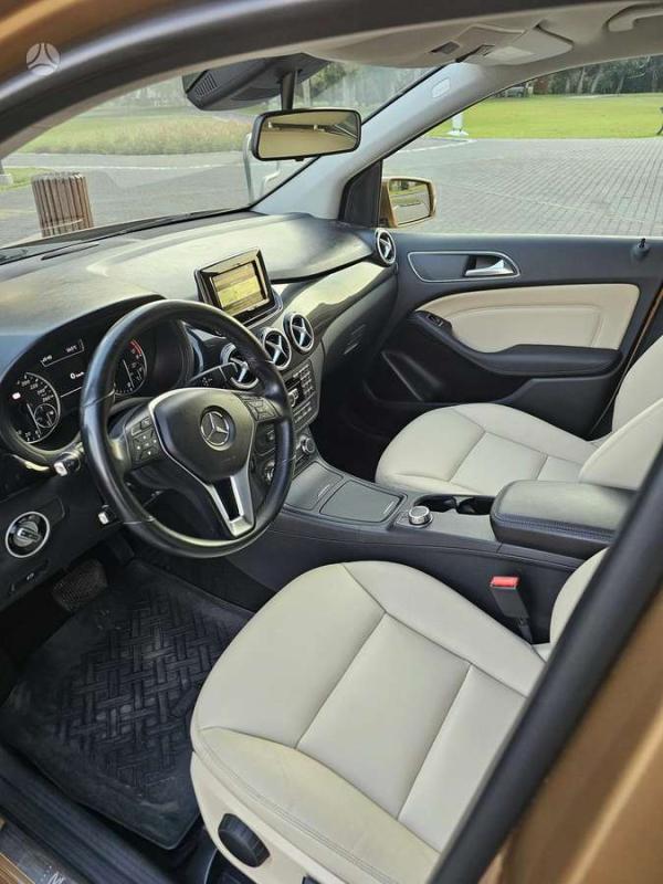 Dzeltens Mercedes-Benz B 180 2012 Kelmė, ar dzinēja tilpumu 1.80 L un nobraukumu 243 tūkst. km par 5300 €, foto 9 vietnē AUTOMOTO.COM.LV