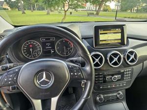 Yellow Mercedes-Benz B 180 2012 in Kelme, with an engine capacity of 1.80 L and mileage of 243 thousand km for 5300 €, photo 12 on AUTOMOTO.COM.LV