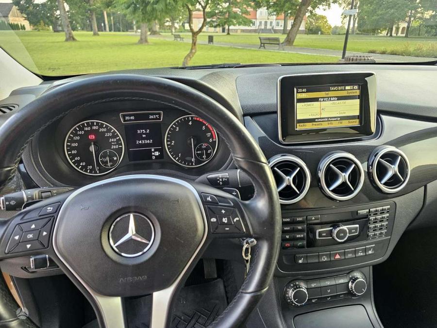 Yellow Mercedes-Benz B 180 2012 in Kelme, with an engine capacity of 1.80 L and mileage of 243 thousand km for 5300 €, photo 12 on AUTOMOTO.COM.LV