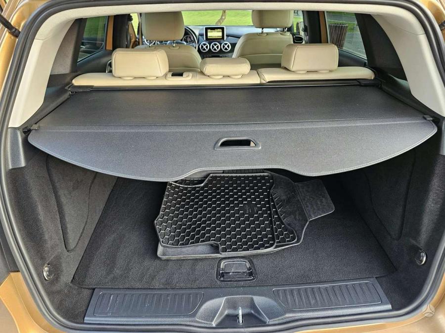 Yellow Mercedes-Benz B 180 2012 in Kelme, with an engine capacity of 1.80 L and mileage of 243 thousand km for 5300 €, photo 14 on AUTOMOTO.COM.LV