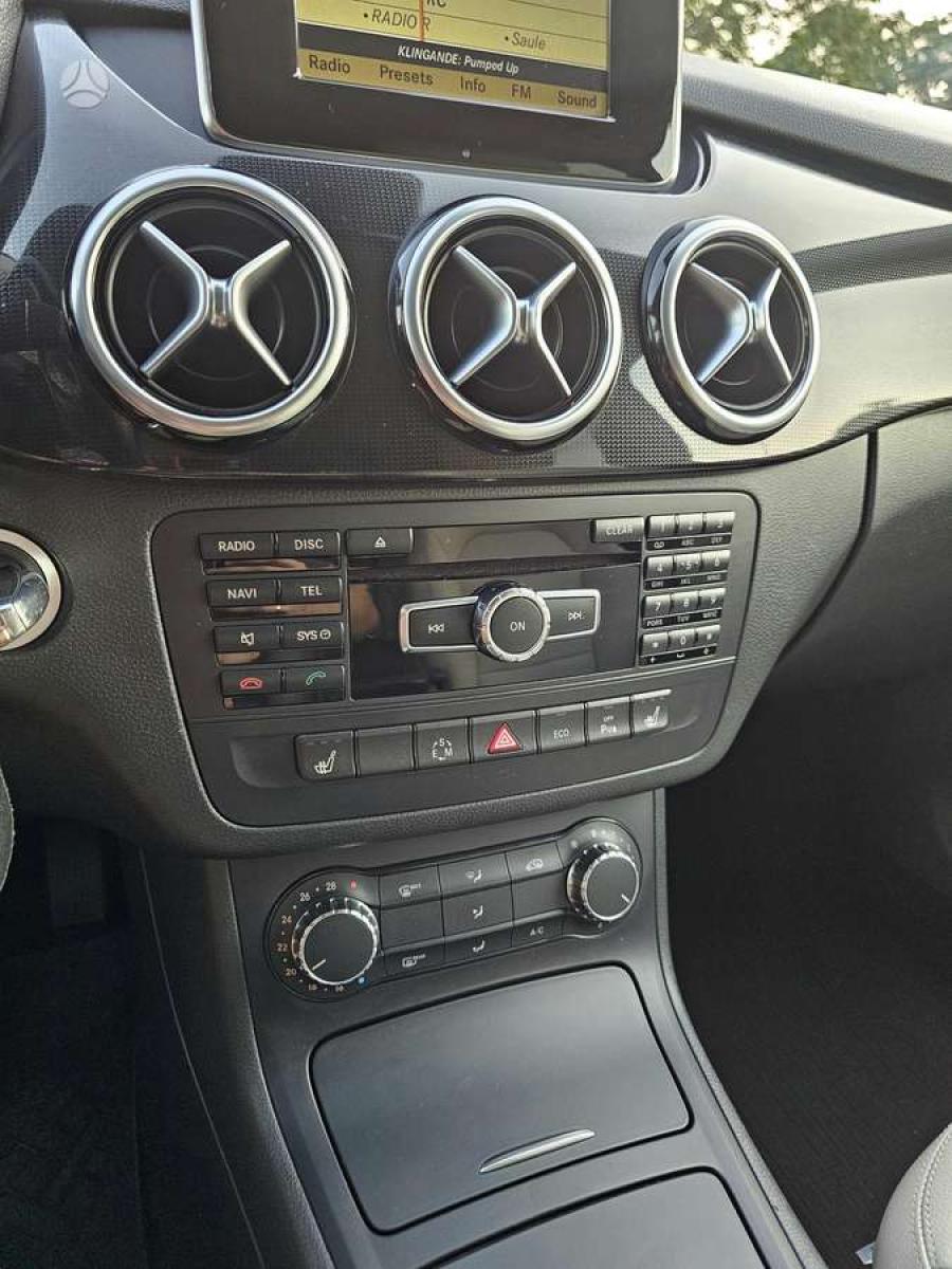 Yellow Mercedes-Benz B 180 2012 in Kelme, with an engine capacity of 1.80 L and mileage of 243 thousand km for 5300 €, photo 15 on AUTOMOTO.COM.LV