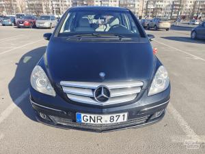 Black Mercedes-Benz B 200 2006 in Vilnius, with an engine capacity of 2.00 L and mileage of 285 thousand km for 2100 €, photo  on AUTOMOTO.COM.LV