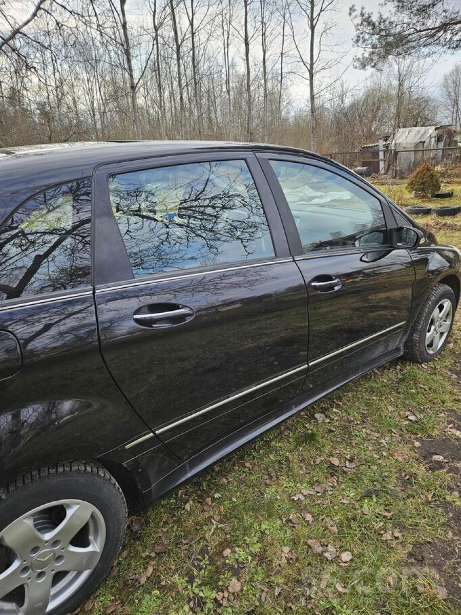Melns Mercedes-Benz B 200 2006 Rīga, ar dzinēja tilpumu 2.00 L un nobraukumu 245 tūkst. km par 1600 €, foto 4 vietnē AUTOMOTO.COM.LV