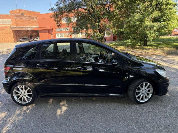 Melns Mercedes-Benz B 200 2006 Alīta, ar dzinēja tilpumu 1.99 L un nobraukumu 240 tūkst. km par 2600 €, foto 9 vietnē AUTOMOTO.COM.LV