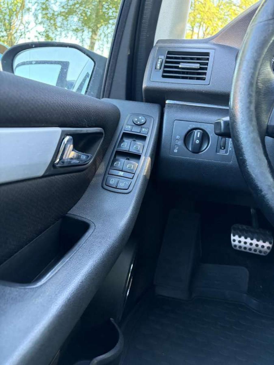 Melns Mercedes-Benz B 200 2006 Alīta, ar dzinēja tilpumu 1.99 L un nobraukumu 240 tūkst. km par 2600 €, foto 19 vietnē AUTOMOTO.COM.LV