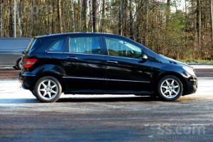 Black Mercedes-Benz B 200 2007 in Riga, with an engine capacity of 2.00 L and mileage of 237 thousand km for 2000 €, photo 6 on AUTOMOTO.COM.LV