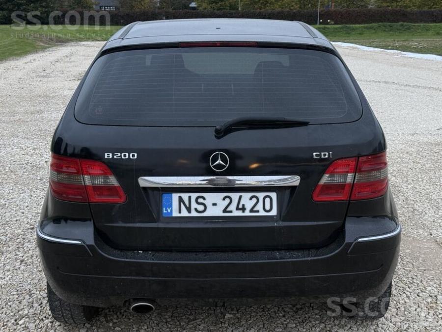 Black Mercedes-Benz B 200 2007 in Riga, with an engine capacity of 2.00 L and mileage of 347 thousand km for 620 €, photo 4 on AUTOMOTO.COM.LV