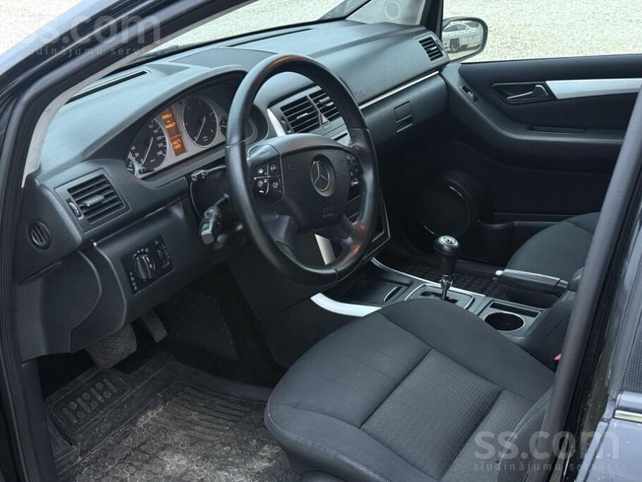 Black Mercedes-Benz B 200 2007 in Riga, with an engine capacity of 2.00 L and mileage of 347 thousand km for 620 €, photo 8 on AUTOMOTO.COM.LV