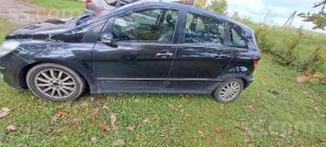 Black Mercedes-Benz B 200 2007 in Riga, with an engine capacity of 2.00 L and mileage of 399 thousand km for 500 €, photo 4 on AUTOMOTO.COM.LV