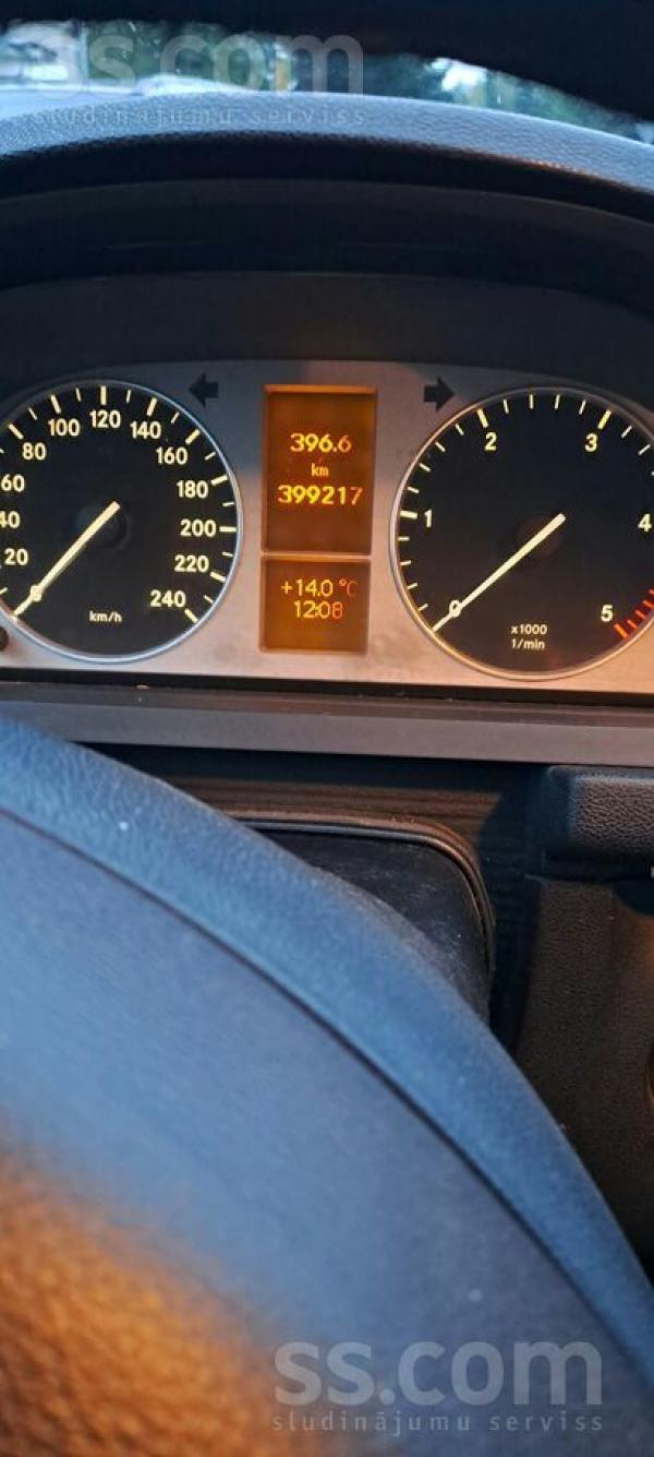 Black Mercedes-Benz B 200 2007 in Riga, with an engine capacity of 2.00 L and mileage of 399 thousand km for 500 €, photo 6 on AUTOMOTO.COM.LV