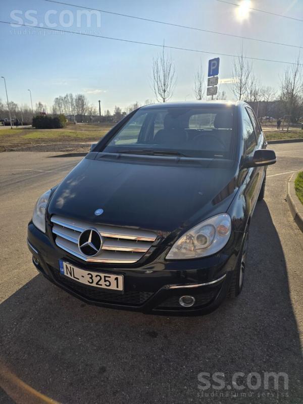 Black Mercedes-Benz B 200 2008 in Riga, with an engine capacity of 2.00 L and mileage of 271 thousand km for 2900 €, photo 1 on AUTOMOTO.COM.LV