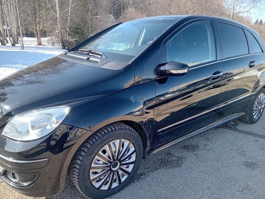 Melns Mercedes-Benz B 200 2008 Viļņa, ar dzinēja tilpumu 2.00 L un nobraukumu 288 tūkst. km par 2700 €, foto 4 vietnē AUTOMOTO.COM.LV
