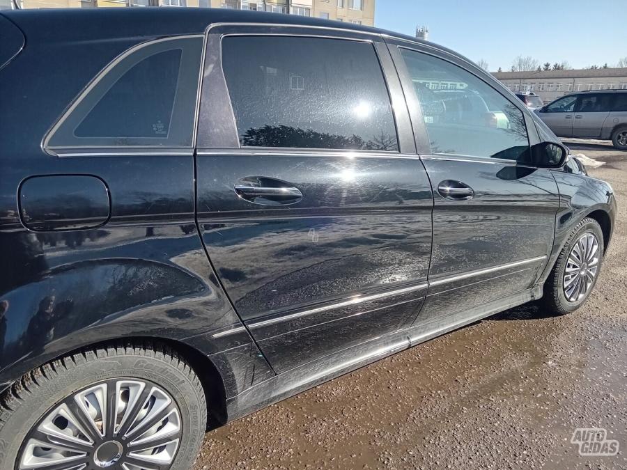 Melns Mercedes-Benz B 200 2008 Viļņa, ar dzinēja tilpumu 2.00 L un nobraukumu 288 tūkst. km par 2700 €, foto 5 vietnē AUTOMOTO.COM.LV