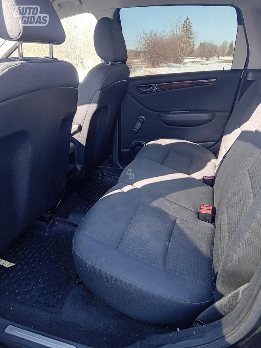 Melns Mercedes-Benz B 200 2008 Viļņa, ar dzinēja tilpumu 2.00 L un nobraukumu 288 tūkst. km par 2700 €, foto 6 vietnē AUTOMOTO.COM.LV