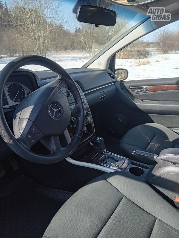 Melns Mercedes-Benz B 200 2008 Viļņa, ar dzinēja tilpumu 2.00 L un nobraukumu 288 tūkst. km par 2700 €, foto 6 vietnē AUTOMOTO.COM.LV