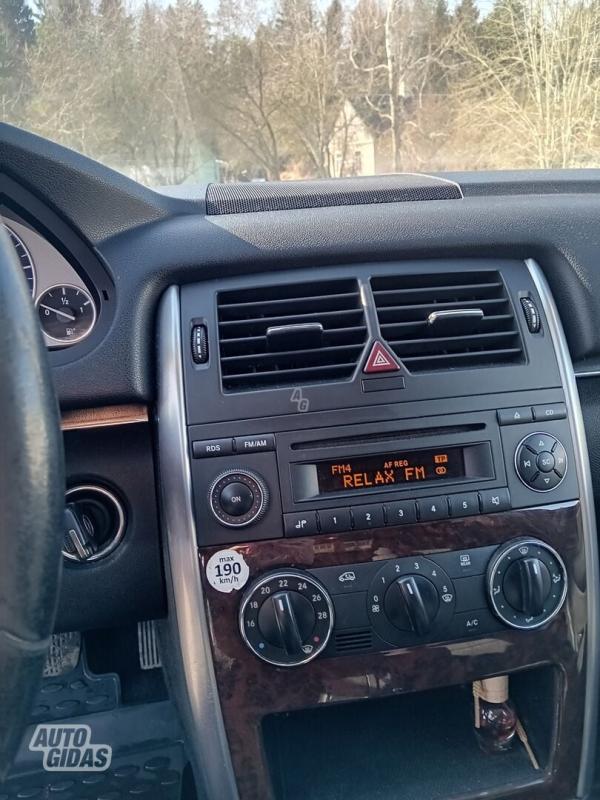 Melns Mercedes-Benz B 200 2008 Viļņa, ar dzinēja tilpumu 2.00 L un nobraukumu 288 tūkst. km par 2700 €, foto 8 vietnē AUTOMOTO.COM.LV