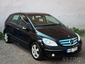 Black Mercedes-Benz B 200 2008 in Riga, with an engine capacity of 2.00 L and mileage of 315 thousand km for 1790 €, photo 3 on AUTOMOTO.COM.LV