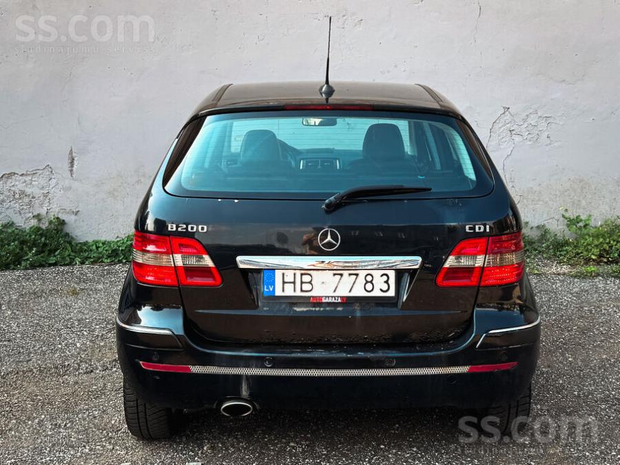 Black Mercedes-Benz B 200 2008 in Riga, with an engine capacity of 2.00 L and mileage of 315 thousand km for 1790 €, photo 4 on AUTOMOTO.COM.LV