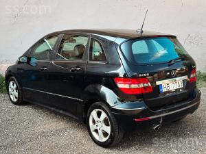 Black Mercedes-Benz B 200 2008 in Riga, with an engine capacity of 2.00 L and mileage of 315 thousand km for 1790 €, photo 7 on AUTOMOTO.COM.LV