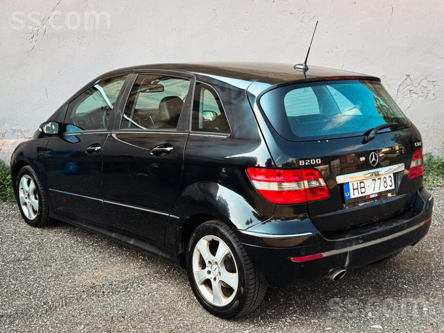 Black Mercedes-Benz B 200 2008 in Riga, with an engine capacity of 2.00 L and mileage of 315 thousand km for 1790 €, photo 7 on AUTOMOTO.COM.LV