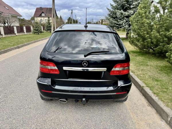Black Mercedes-Benz B 200 2008 in Vilnius, with an engine capacity of 2.00 L and mileage of 301 thousand km for 3490 €, photo 4 on AUTOMOTO.COM.LV