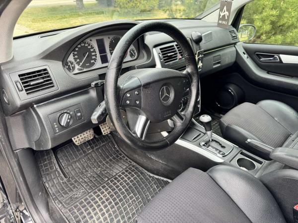 Black Mercedes-Benz B 200 2008 in Vilnius, with an engine capacity of 2.00 L and mileage of 301 thousand km for 3490 €, photo 10 on AUTOMOTO.COM.LV