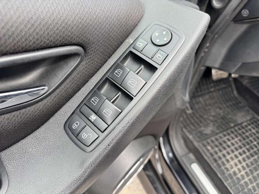 Melns Mercedes-Benz B 200 2008 Viļņa, ar dzinēja tilpumu 2.00 L un nobraukumu 301 tūkst. km par 3490 €, foto 12 vietnē AUTOMOTO.COM.LV