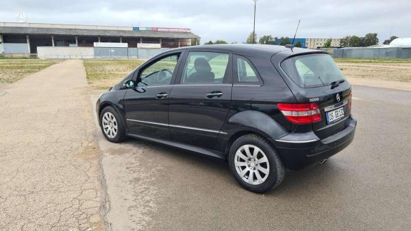 Black Mercedes-Benz B 200 2008 in Siauliai, with an engine capacity of 2.00 L and mileage of 226 thousand km for 2999 €, photo 3 on AUTOMOTO.COM.LV