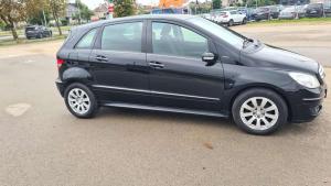 Black Mercedes-Benz B 200 2008 in Siauliai, with an engine capacity of 2.00 L and mileage of 226 thousand km for 2999 €, photo 4 on AUTOMOTO.COM.LV