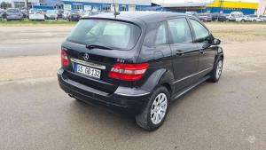 Black Mercedes-Benz B 200 2008 in Siauliai, with an engine capacity of 2.00 L and mileage of 226 thousand km for 2999 €, photo 6 on AUTOMOTO.COM.LV