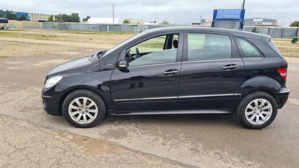 Black Mercedes-Benz B 200 2008 in Siauliai, with an engine capacity of 2.00 L and mileage of 226 thousand km for 2999 €, photo 7 on AUTOMOTO.COM.LV