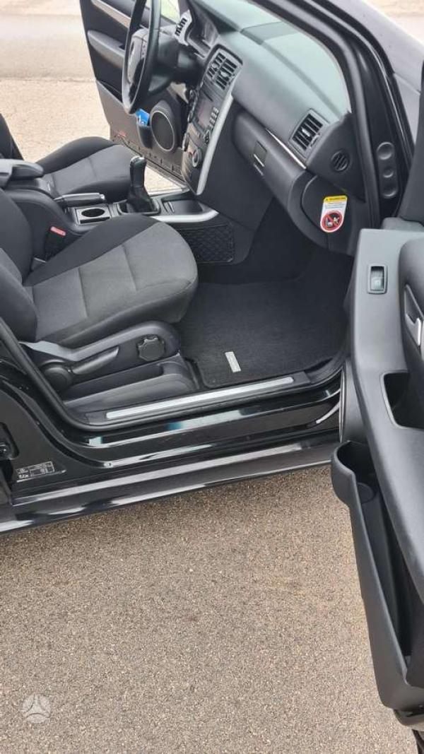 Black Mercedes-Benz B 200 2008 in Siauliai, with an engine capacity of 2.00 L and mileage of 226 thousand km for 2999 €, photo 10 on AUTOMOTO.COM.LV