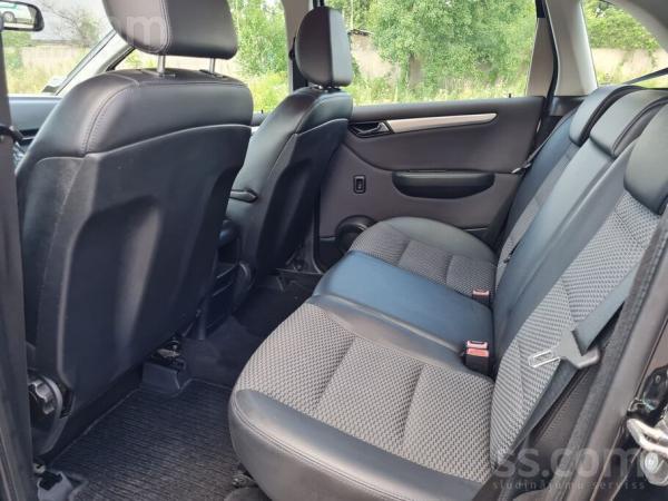 Melns Mercedes-Benz B 200 2009 Ogre, ar dzinēja tilpumu 2.00 L un nobraukumu 0 tūkst. km par 4770 €, foto 10 vietnē AUTOMOTO.COM.LV