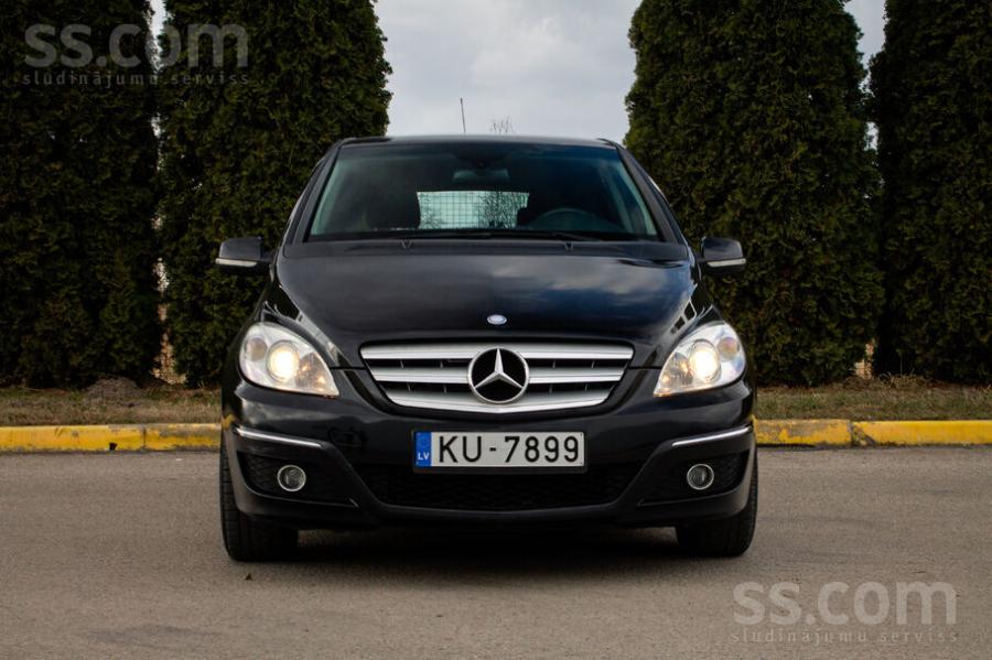 Black Mercedes-Benz B 200 2010 in Jelgava, with an engine capacity of 2.00 L and mileage of 237 thousand km for 3600 €, photo 2 on AUTOMOTO.COM.LV