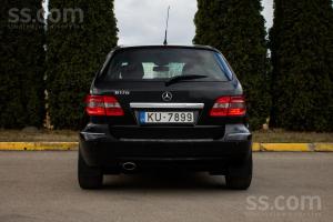 Black Mercedes-Benz B 200 2010 in Jelgava, with an engine capacity of 2.00 L and mileage of 237 thousand km for 3600 €, photo 5 on AUTOMOTO.COM.LV