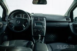 Black Mercedes-Benz B 200 2010 in Jelgava, with an engine capacity of 2.00 L and mileage of 237 thousand km for 2900 €, photo 12 on AUTOMOTO.COM.LV