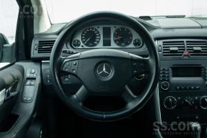 Black Mercedes-Benz B 200 2010 in Jelgava, with an engine capacity of 2.00 L and mileage of 237 thousand km for 2900 €, photo 13 on AUTOMOTO.COM.LV