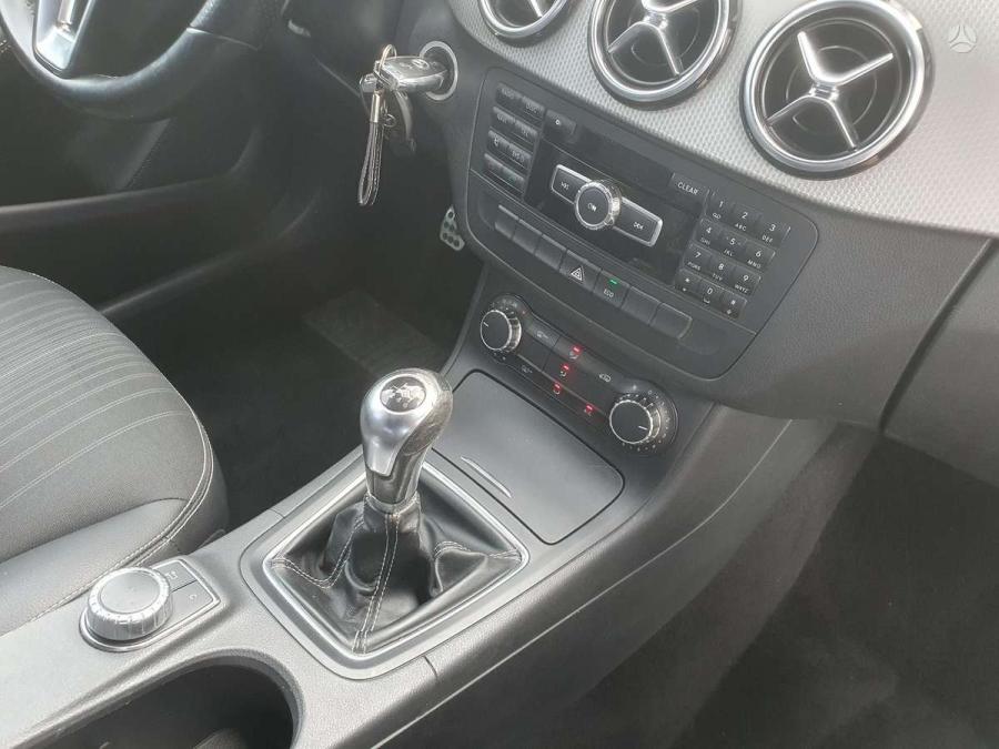 Melns Mercedes-Benz B 200 2012 Tauragė, ar dzinēja tilpumu 1.80 L un nobraukumu 331 tūkst. km par 5350 €, foto 34 vietnē AUTOMOTO.COM.LV