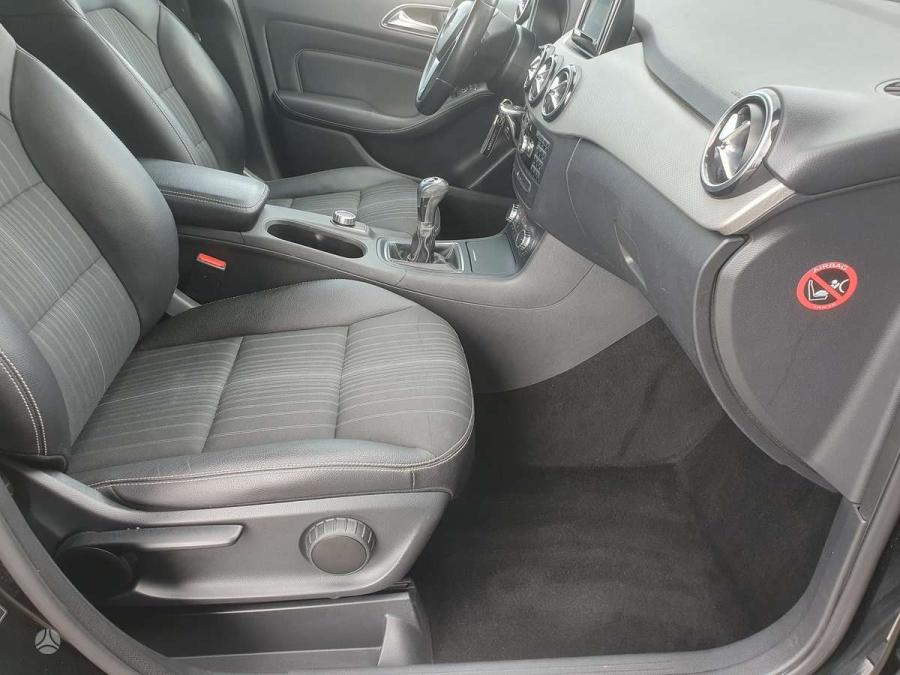Melns Mercedes-Benz B 200 2012 Tauragė, ar dzinēja tilpumu 1.80 L un nobraukumu 331 tūkst. km par 5350 €, foto 37 vietnē AUTOMOTO.COM.LV