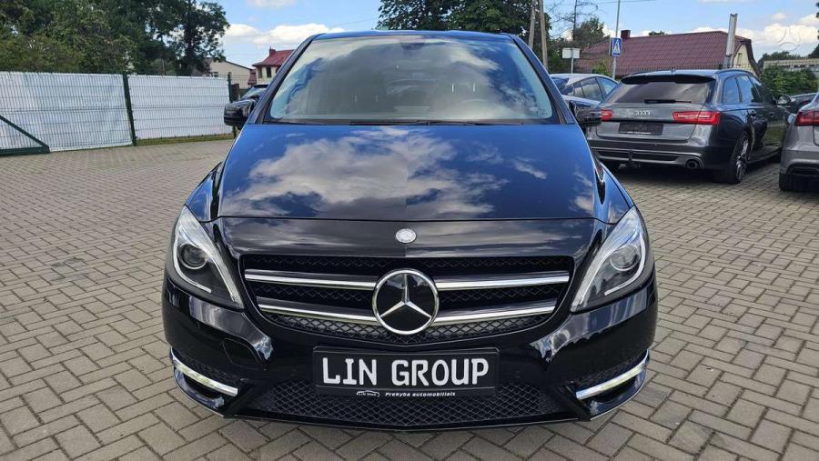 Black Mercedes-Benz B 200 2012 in Prienai, with an engine capacity of 1.80 L and mileage of 238 thousand km for 7500 €, photo 4 on AUTOMOTO.COM.LV
