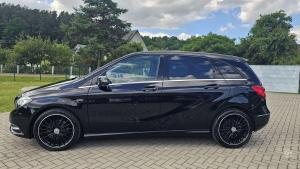 Black Mercedes-Benz B 200 2012 in Prienai, with an engine capacity of 1.80 L and mileage of 238 thousand km for 7500 €, photo 6 on AUTOMOTO.COM.LV