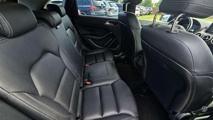 Black Mercedes-Benz B 200 2012 in Prienai, with an engine capacity of 1.80 L and mileage of 238 thousand km for 7500 €, photo 21 on AUTOMOTO.COM.LV