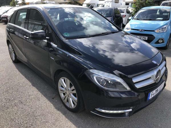 Melns Mercedes-Benz B 200 2012 Klaipėda, ar dzinēja tilpumu 1.80 L un nobraukumu 289 tūkst. km par 3950 €, foto 3 vietnē AUTOMOTO.COM.LV