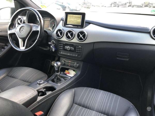 Melns Mercedes-Benz B 200 2012 Klaipėda, ar dzinēja tilpumu 1.80 L un nobraukumu 289 tūkst. km par 3950 €, foto 7 vietnē AUTOMOTO.COM.LV
